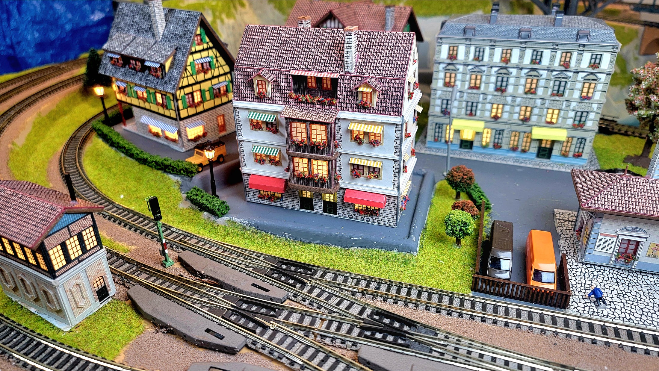 Noch N scale 777777 "Baden-Baden" Amazing Digital Layout w/ECoS Statio ...